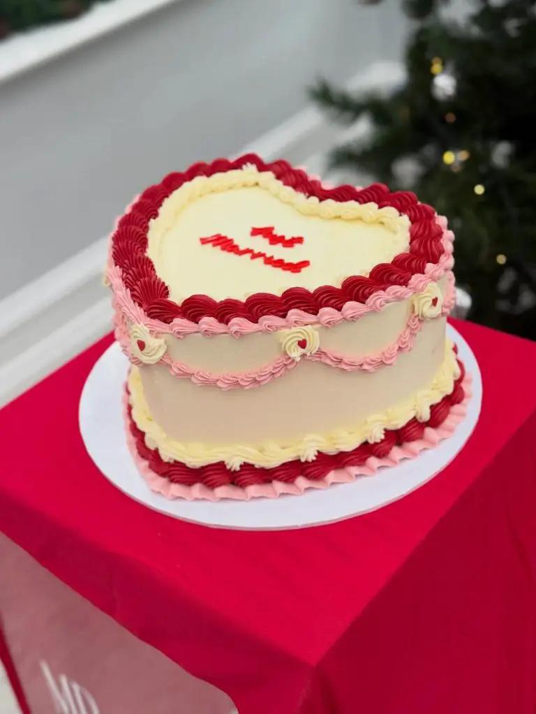 23 Stunning Heart Cake Design For Valentine's Day (2026) - Oh My Gut