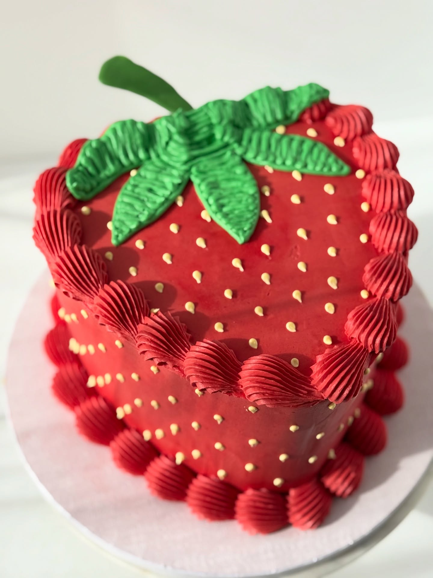 23 Stunning Heart Cake Design For Valentine's Day (2026) - Oh My Gut