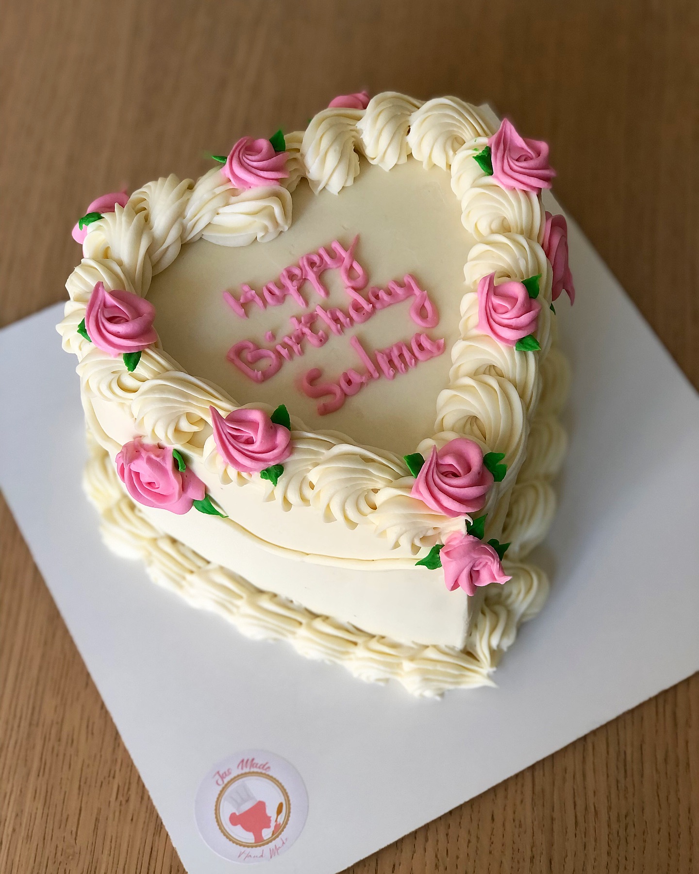 23 Stunning Heart Cake Design For Valentine's Day (2026) - Oh My Gut