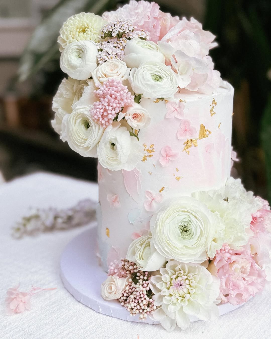 23 Stunning Pastel Floral Cake Designs (2026) - Oh My Gut