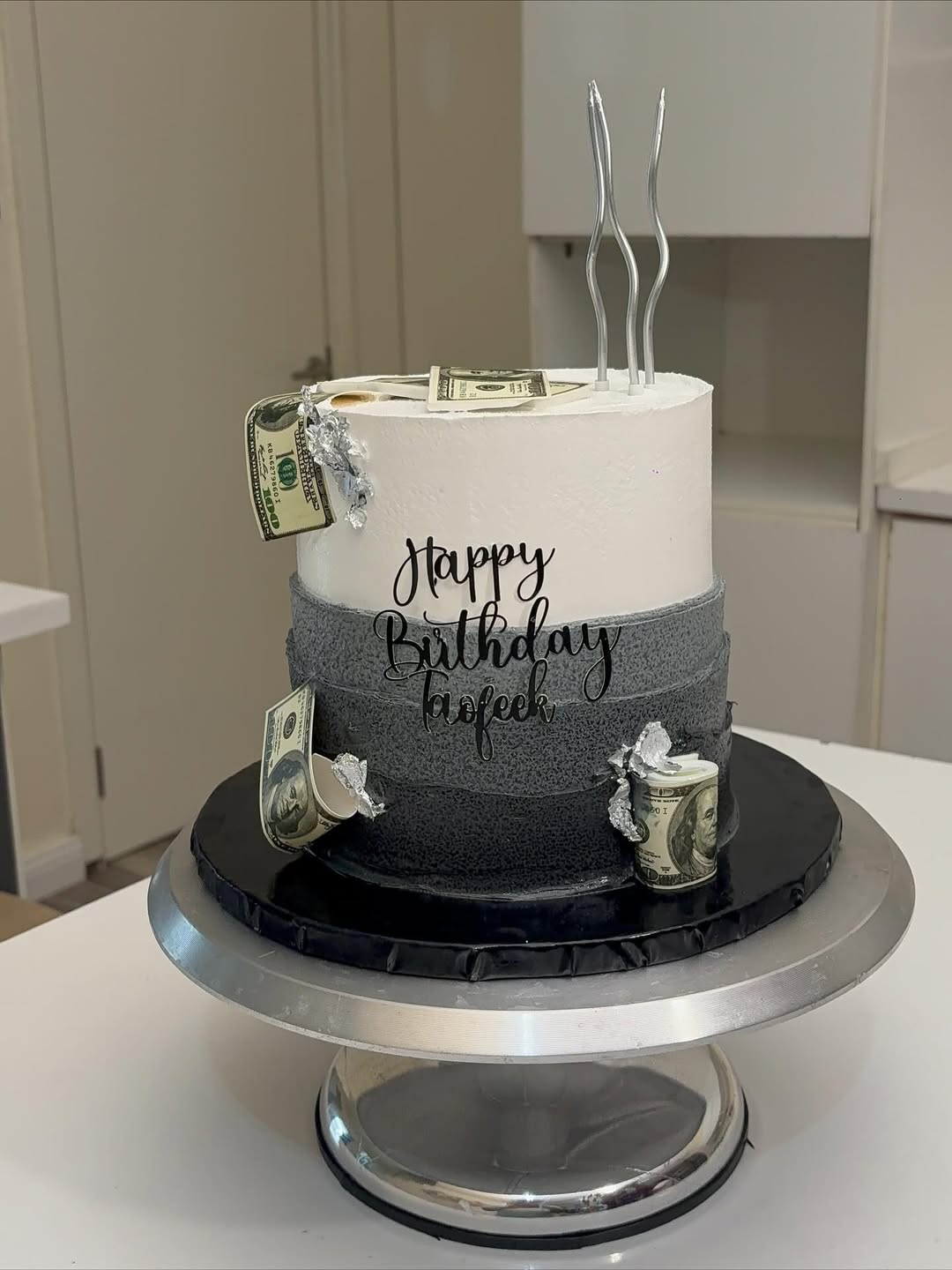 21 Creative Cake Designs For Men Birthday (2026) - Oh My Gut