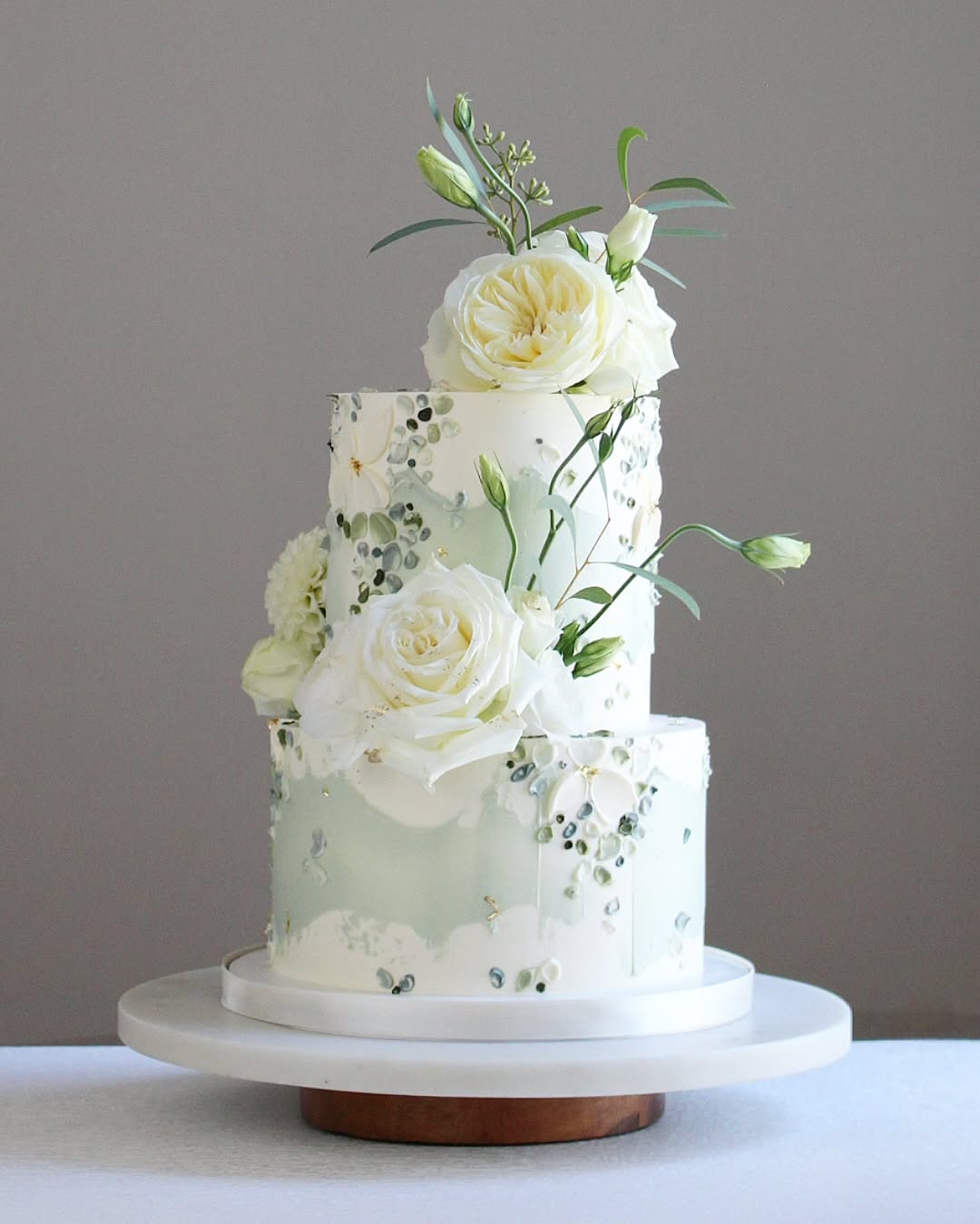 23 Stunning Two-Tier Wedding Cake Designs (2026) - Oh My Gut